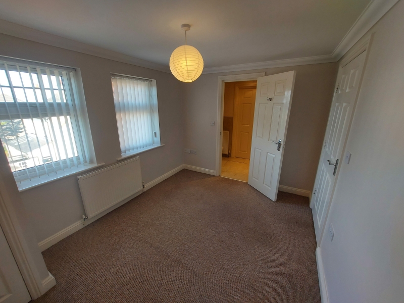 Flat 9 Yew Tree Court - Lot 5 on 07/10/22 | Venmore Auctions